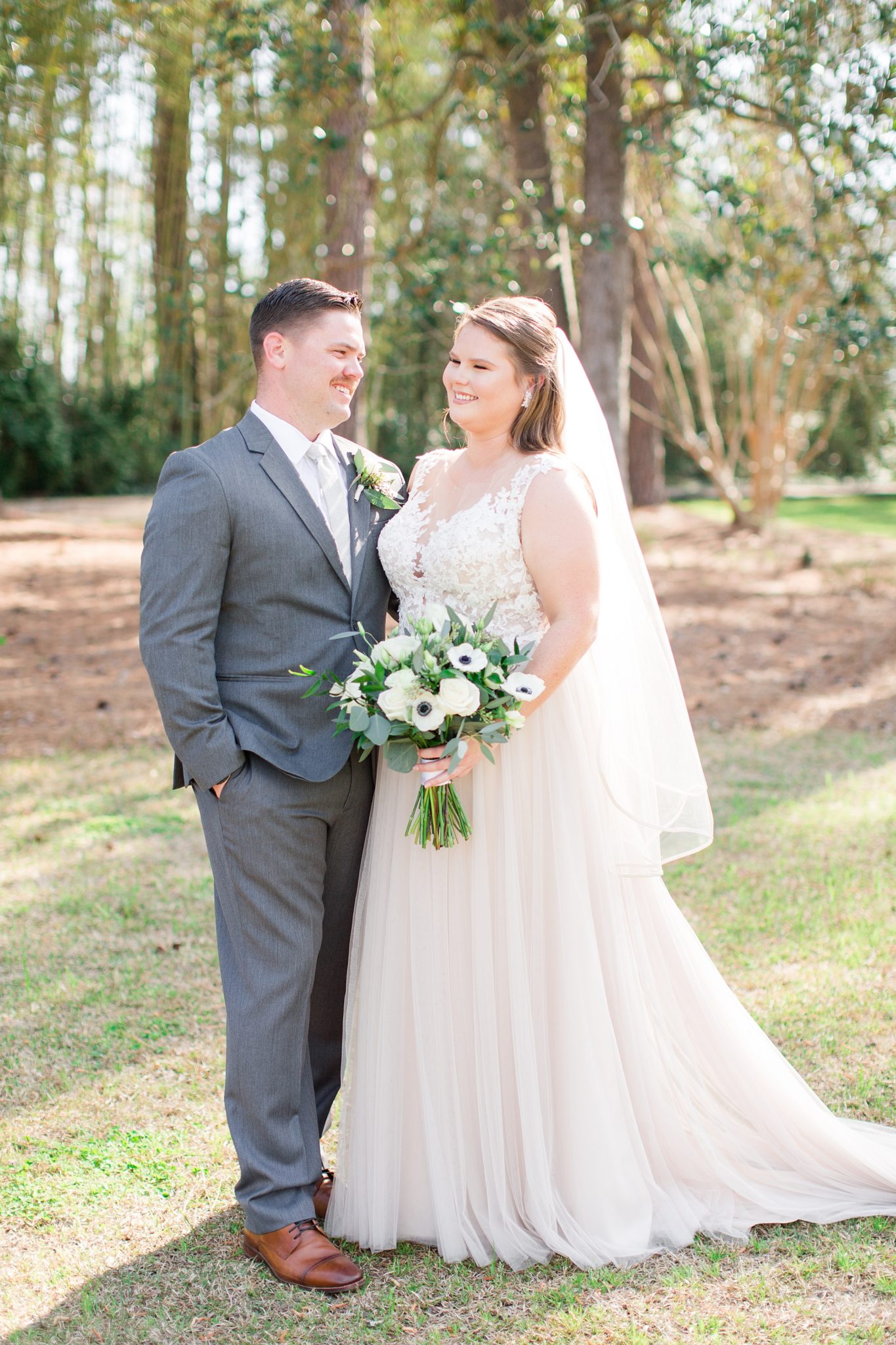 Spring Wedding At Copper Ridge On The Neuse | Taylor And Cole | Dakota ...